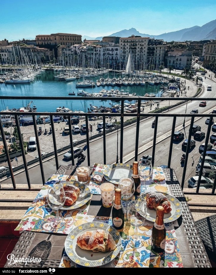 Ladies and gentlemen buongiorno...?????? Happy weekend!… - Facciabuco.com